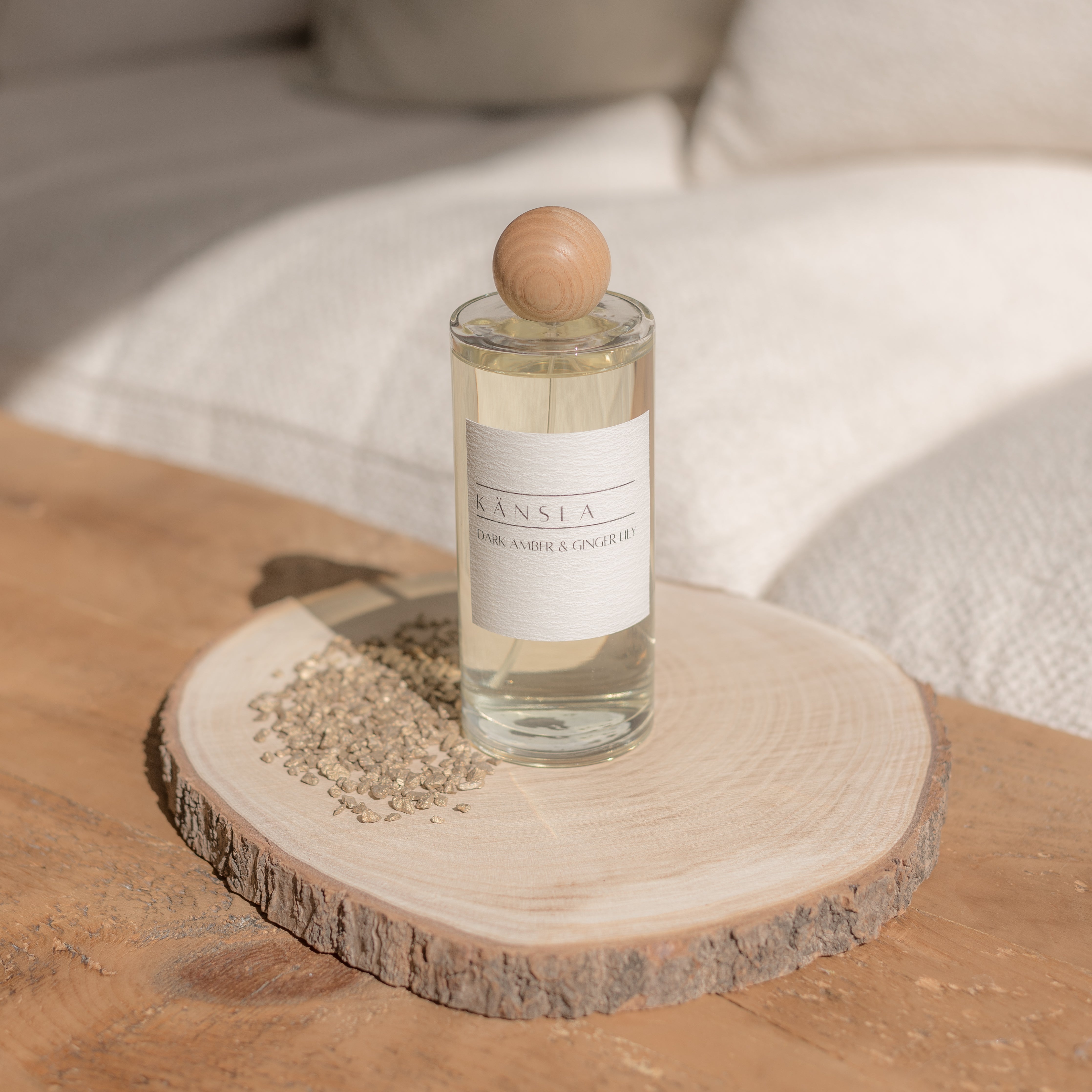 Dark Amber & Ginger Lily Room Perfume – Känsla